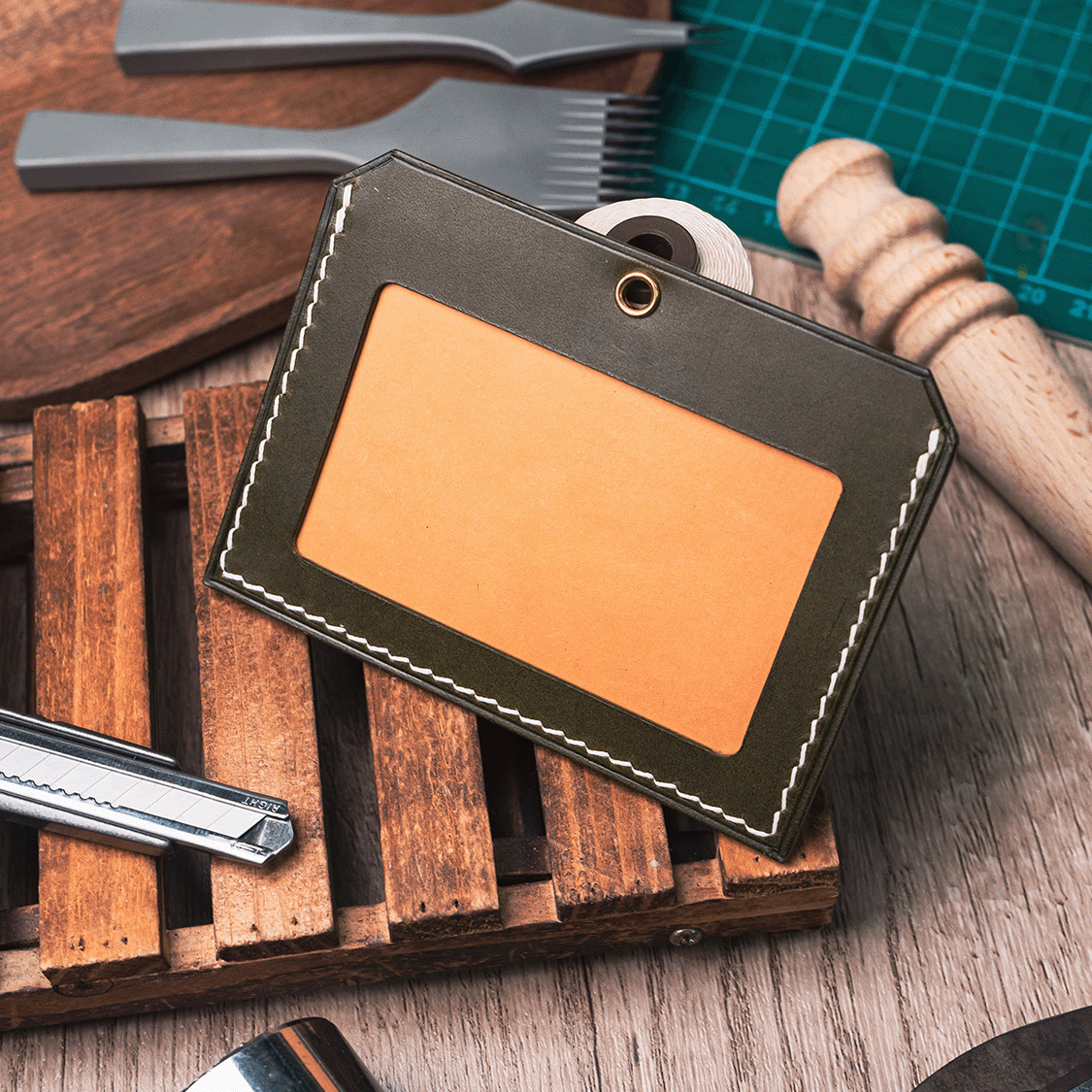 Horizontal Lanyard – AL Leather Singapore